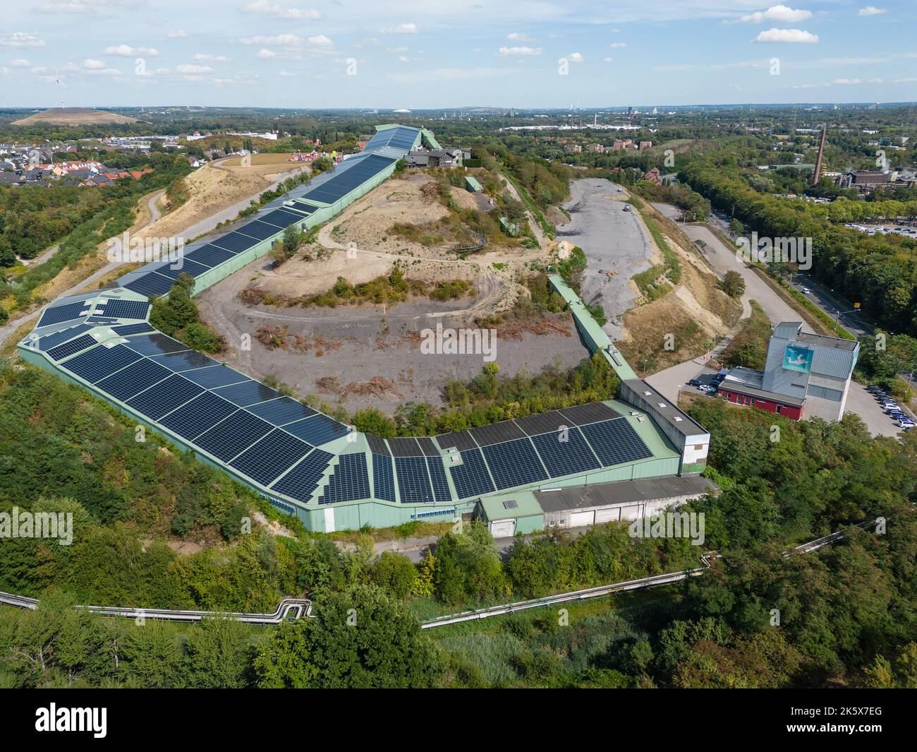 Indoor ski slope hi-res stock photography and images - Alamy