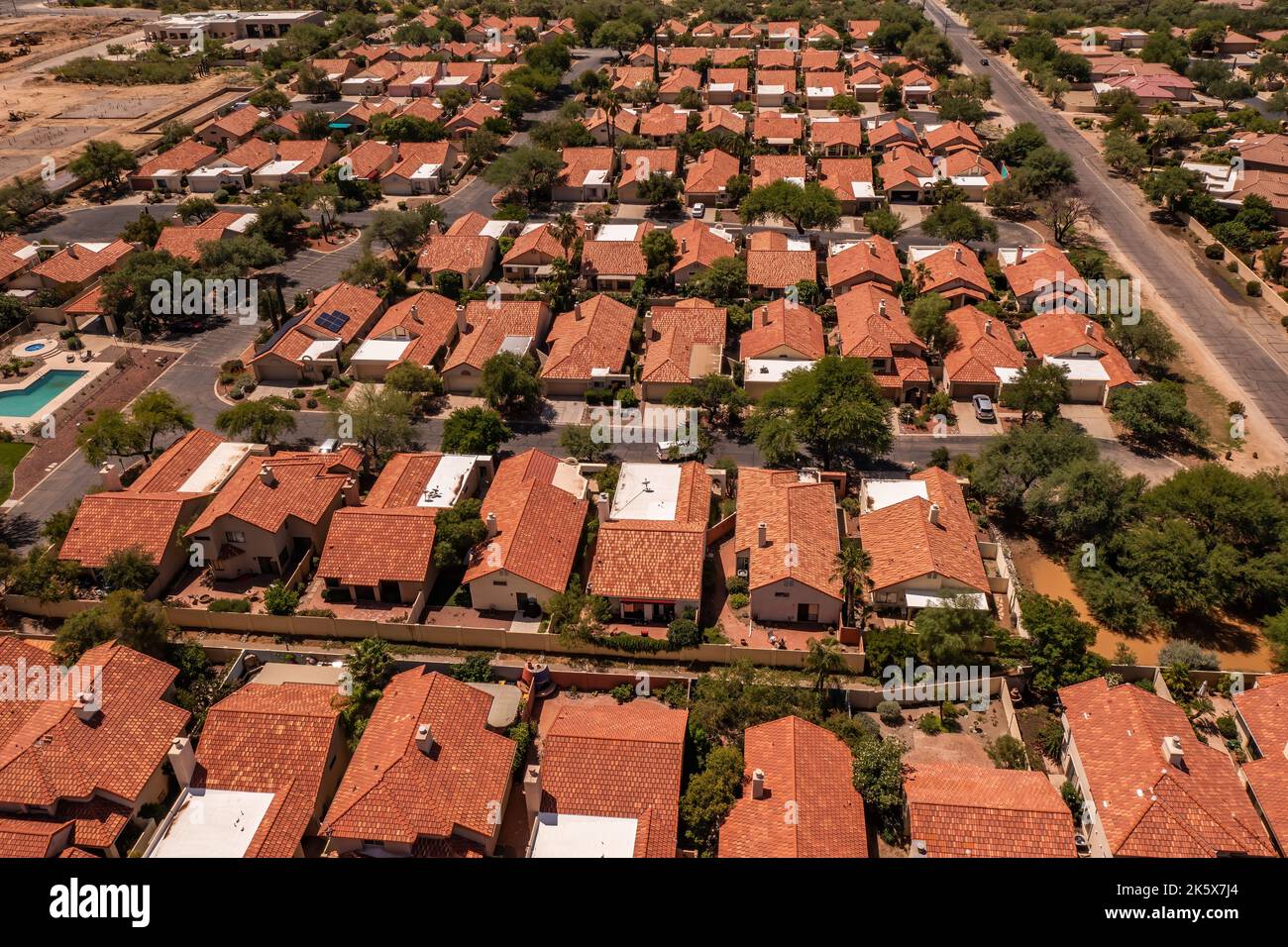 Tucson, Arizona. Red roofs of desert homes Stock Photo - Alamy