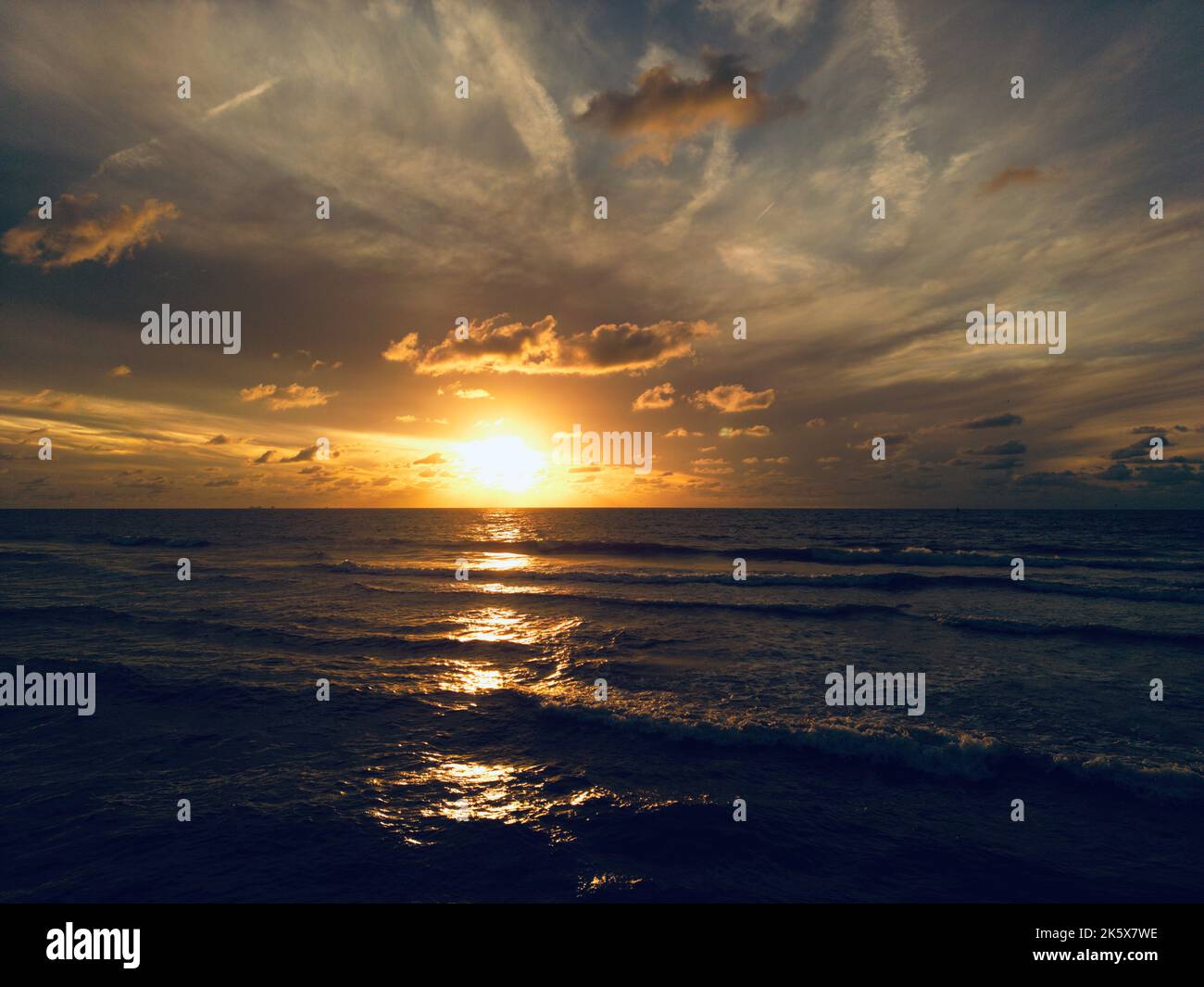 A monster in the sky hi-res stock photography and images - Alamy