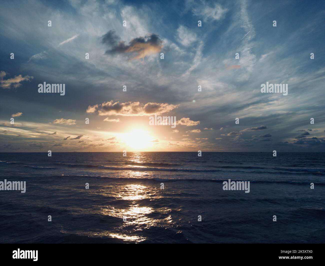 A monster in the sky hi-res stock photography and images - Alamy
