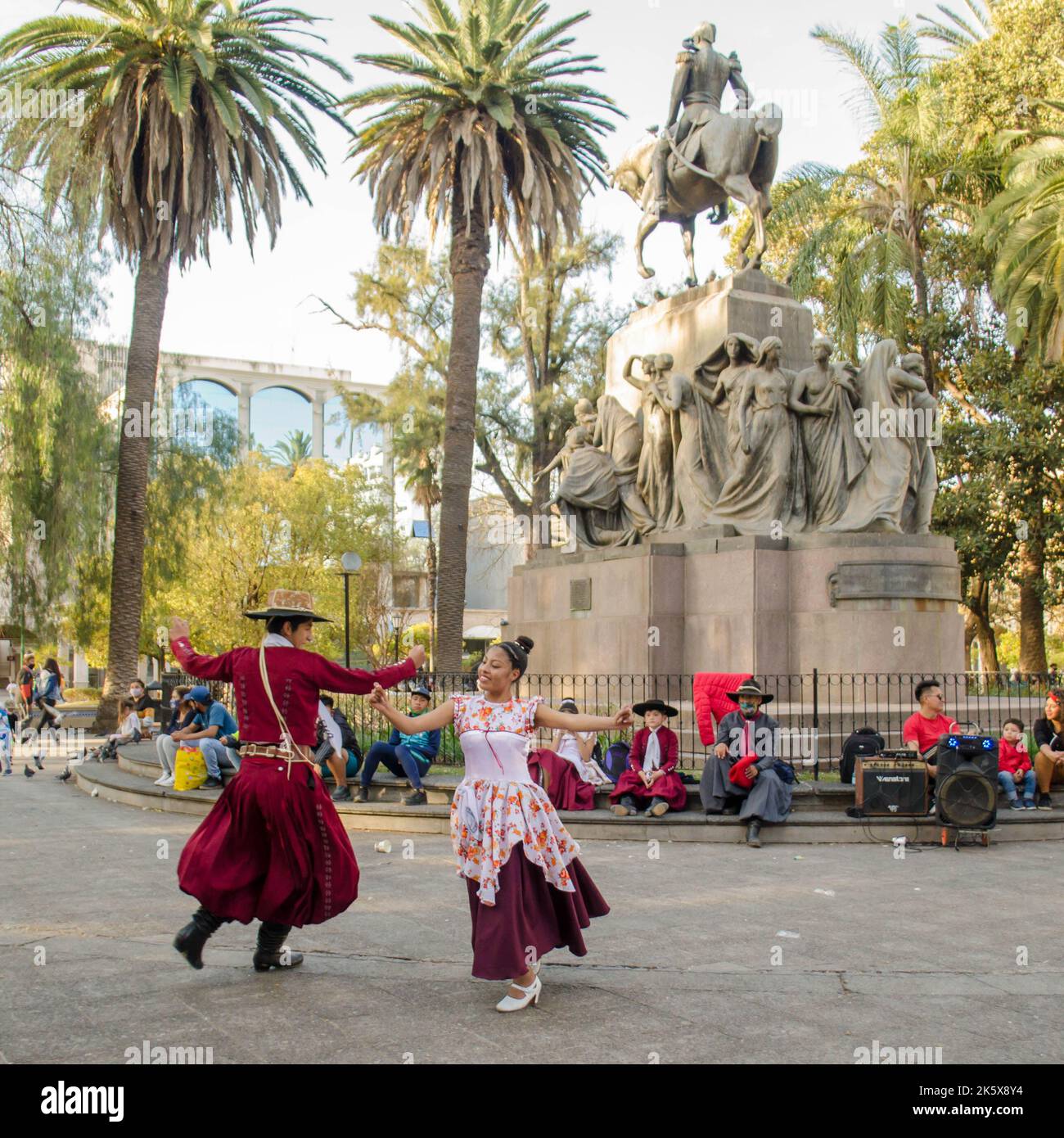 Traditional Argentinian couple dancing in Plaza 9 de Julio in Salta ...