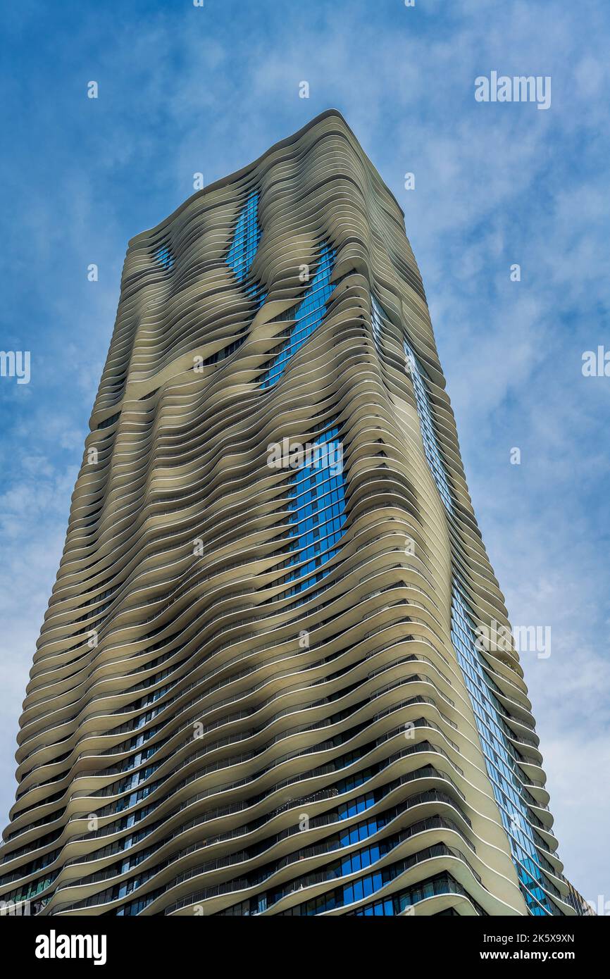 Chicago aqua building detail hi-res stock photography and images - Alamy
