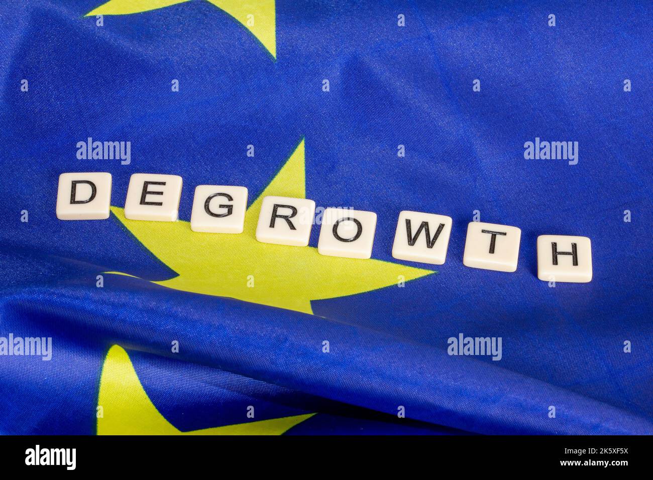 Symbolic image of degrowth: The growth-critical movement calls for a ...