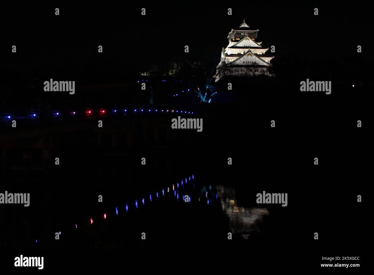 Osaka castle lightshow hi-res stock photography and images - Alamy