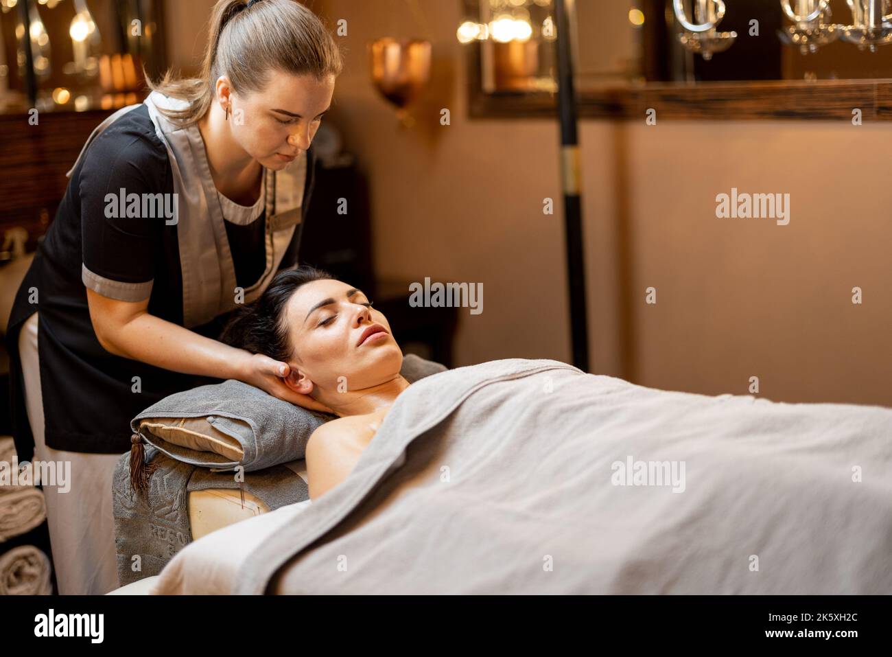 Back massage neck spa hi-res stock photography and images - Alamy