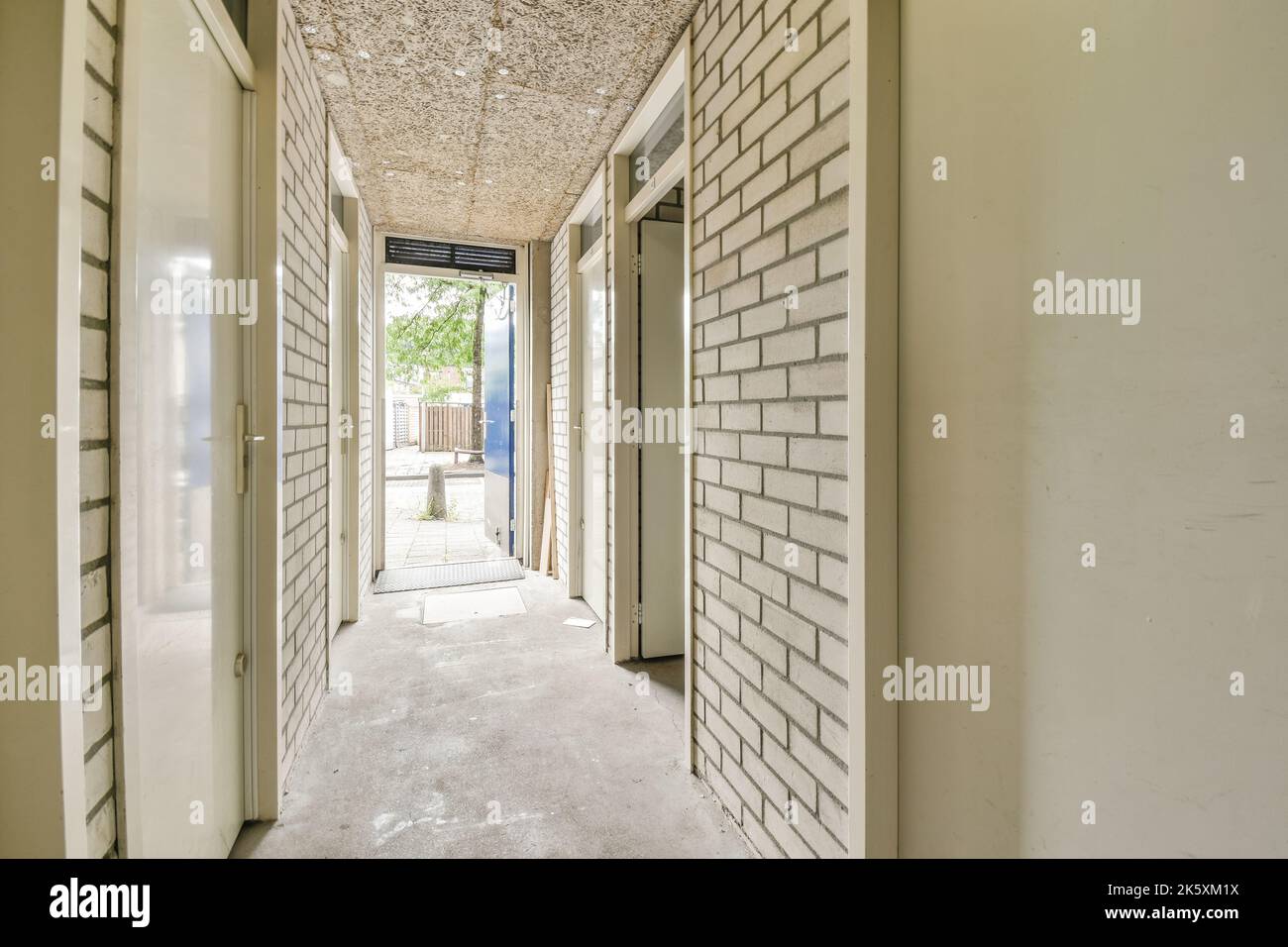 Long narrow house hi-res stock photography and images - Alamy