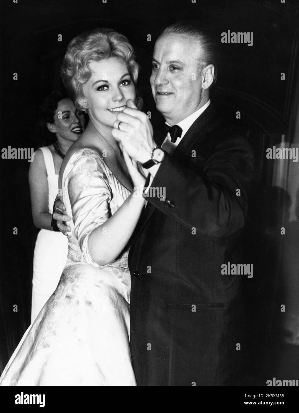 KIM NOVAK at the circa May 1956 British Premiere / Reception at the ...