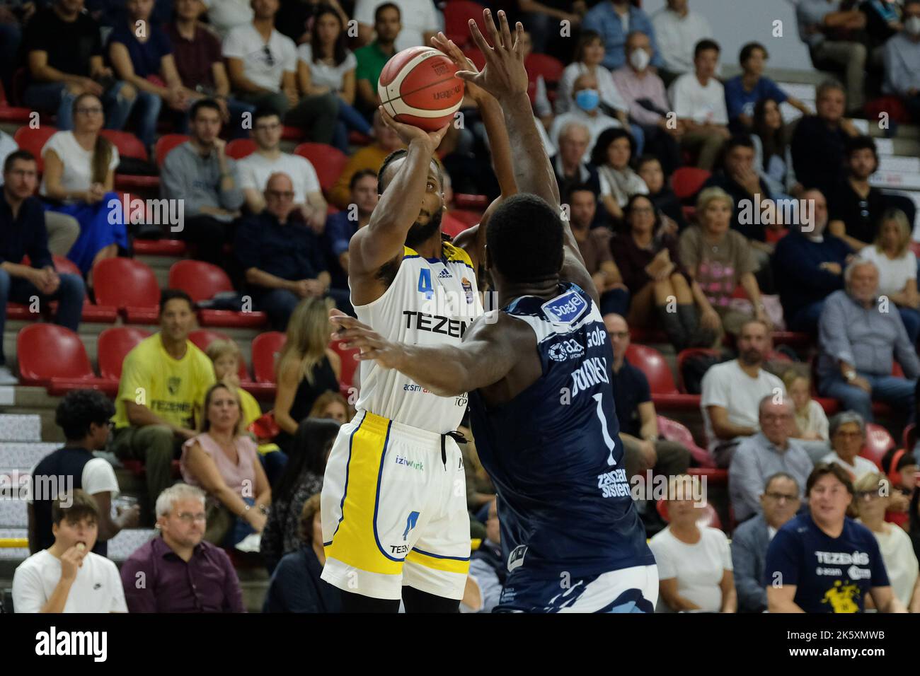 Verona, Italy. 2th October 2022. Italian A1 Basketball Championship ...