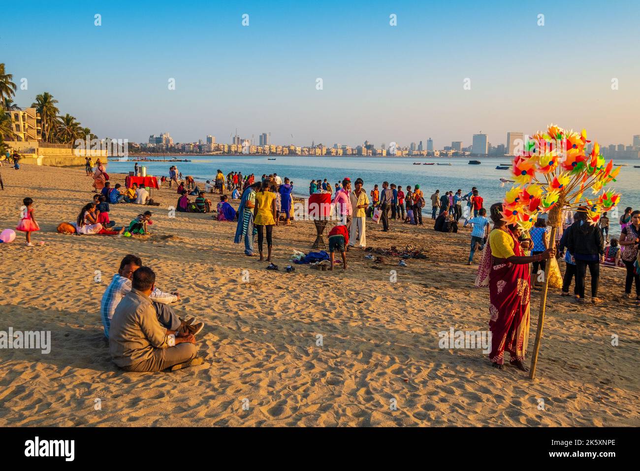 Chowpatty beach scenes in Mumbai ( Bombay ) India Stock Photo - Alamy