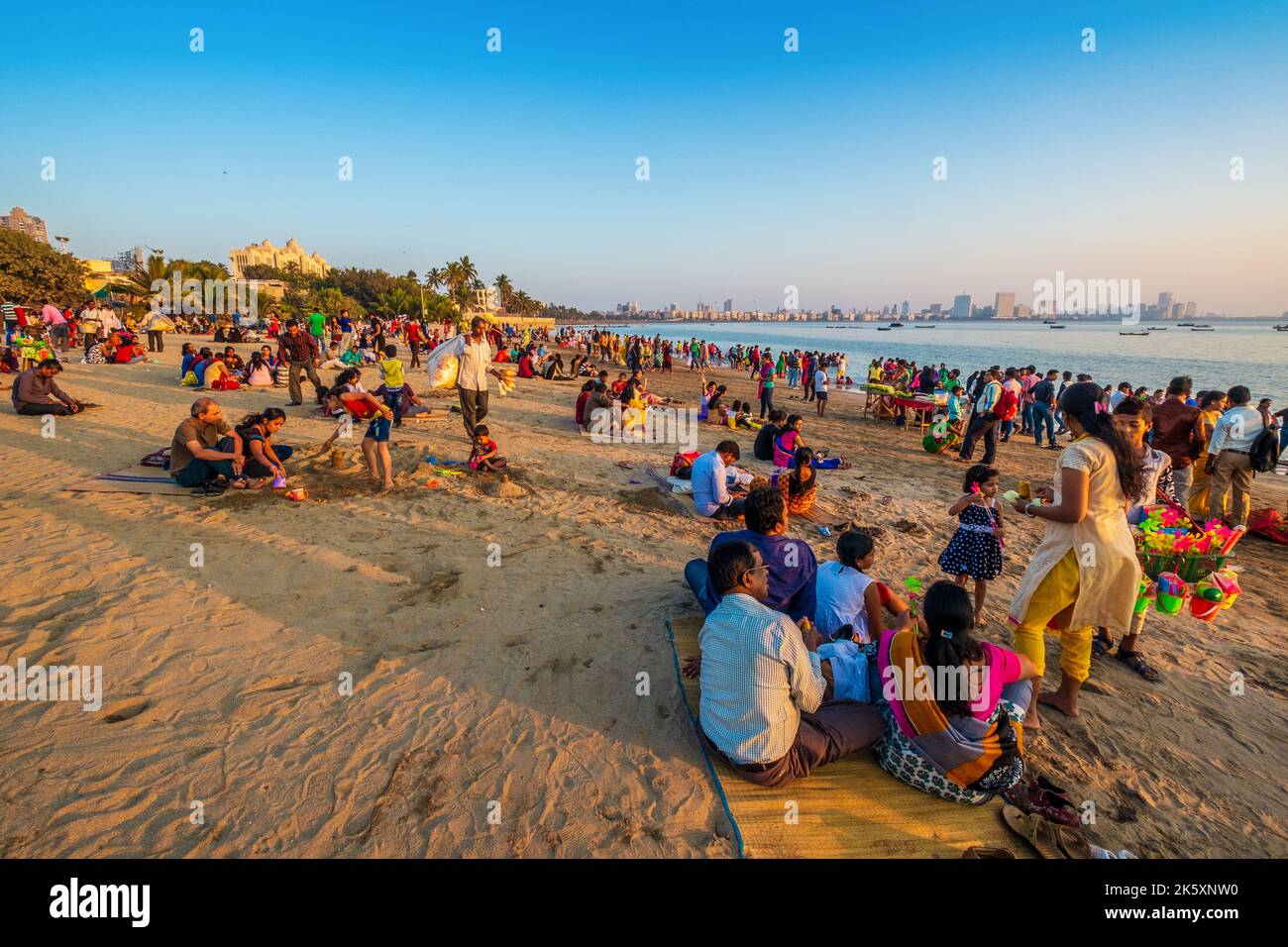 Chowpatty beach scenes in Mumbai ( Bombay ) India Stock Photo - Alamy