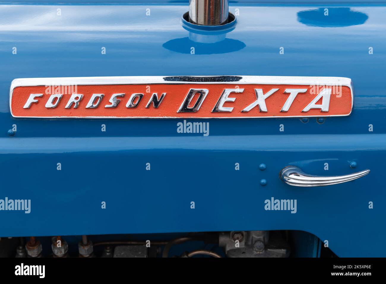 Fordson dexta logo hi-res stock photography and images - Alamy