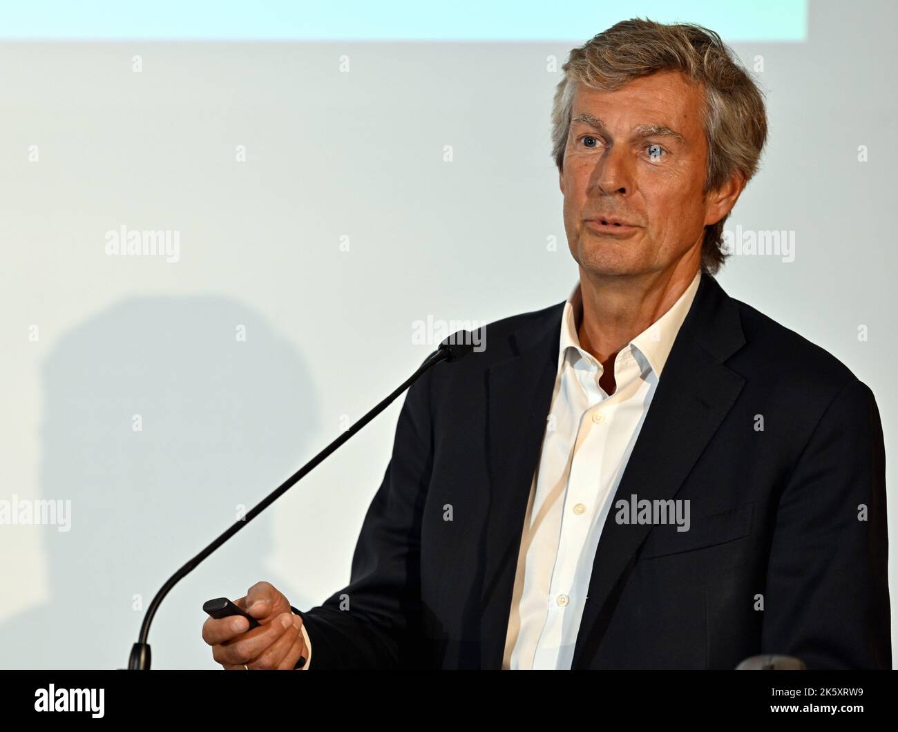 Ioc paris 2024 hi-res stock photography and images - Alamy