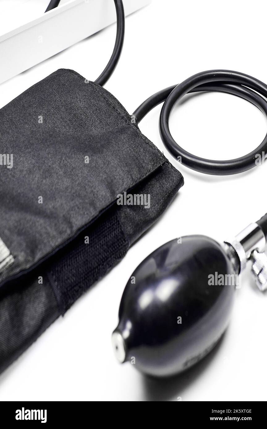 Detail antique blood pressure monitor of the sixties Stock Photo - Alamy