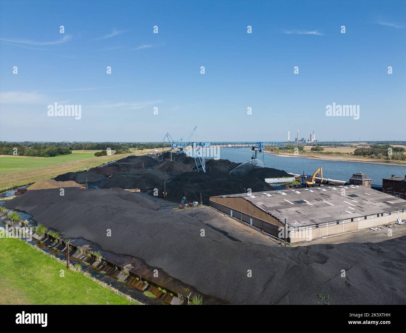 Coal port hi-res stock photography and images - Alamy