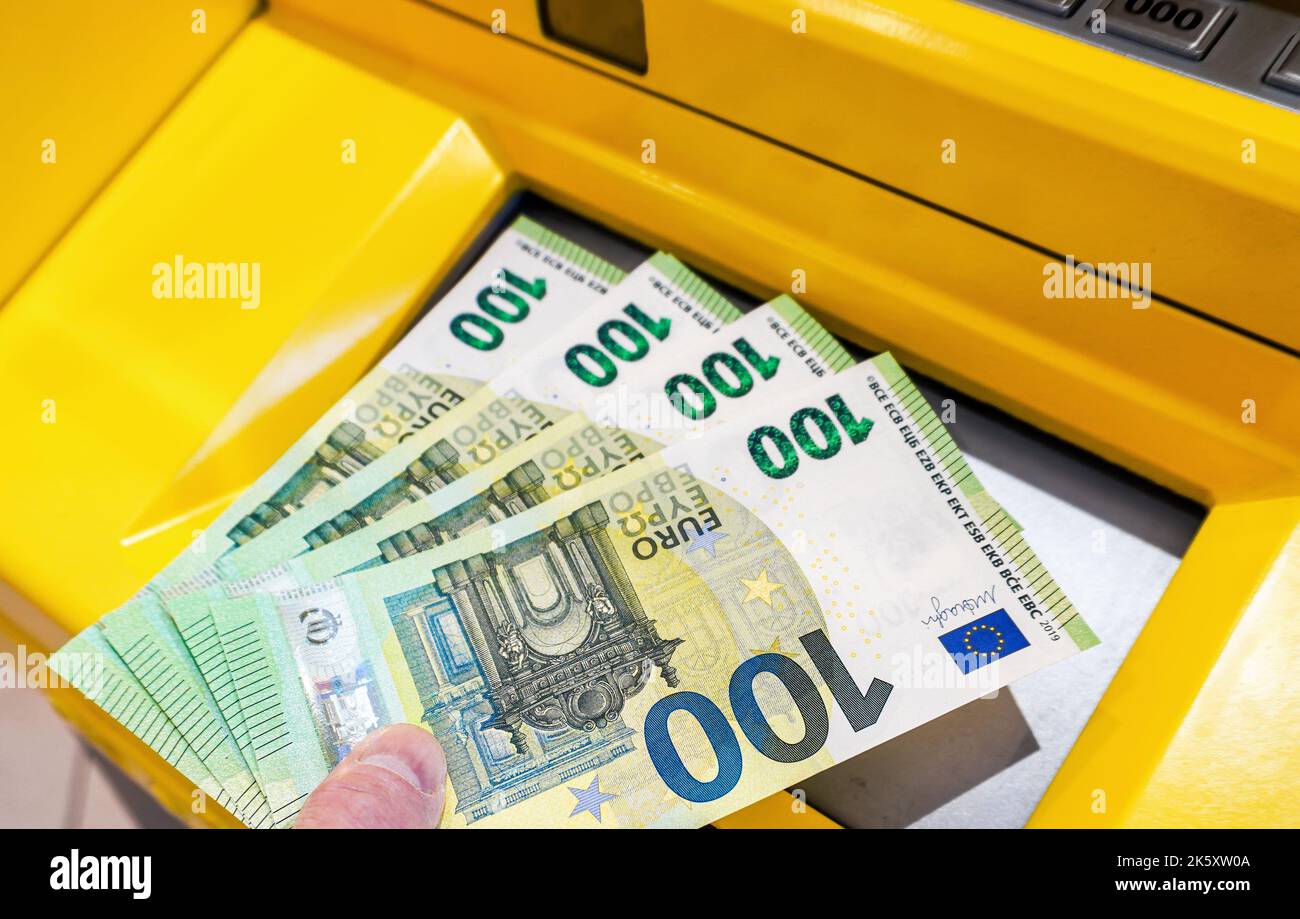 Banknote dispenser atm hi-res stock photography and images - Alamy