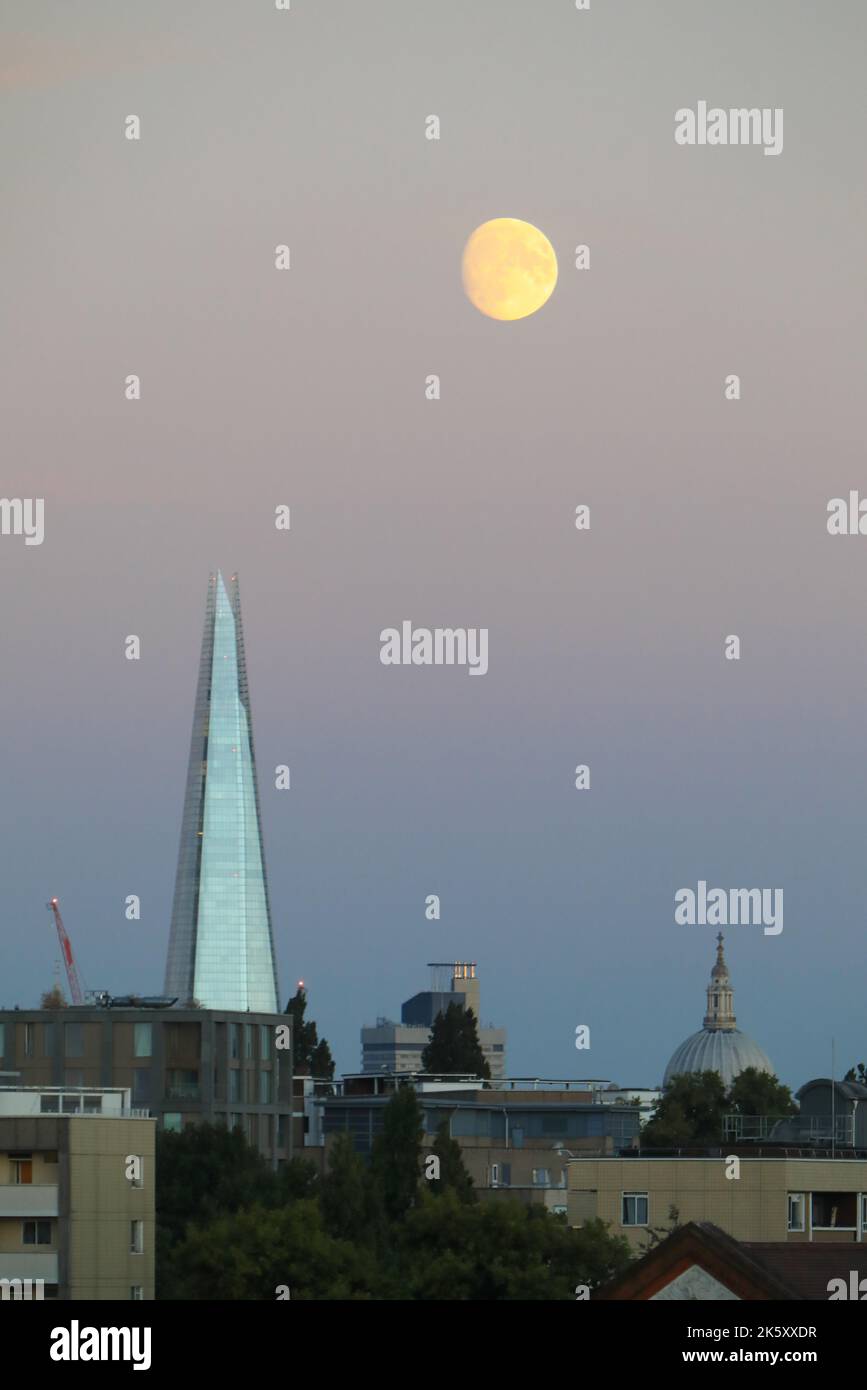London august shard building hi-res stock photography and images - Alamy