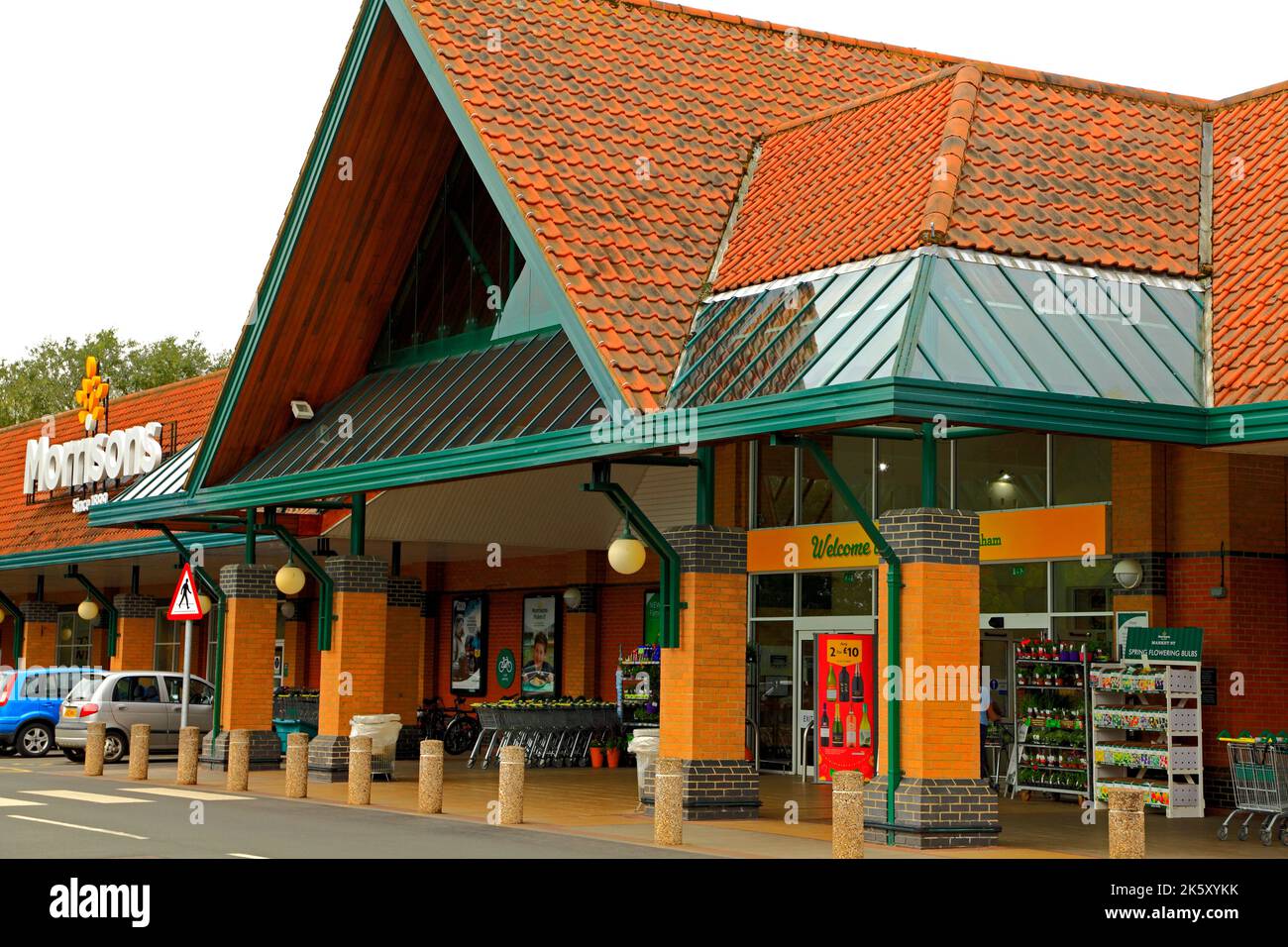 Morrisons supermarket entrance foyer hi-res stock photography and ...