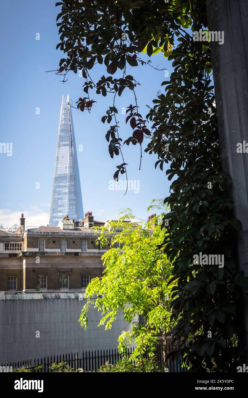 72 storey skyscraper hi-res stock photography and images - Alamy