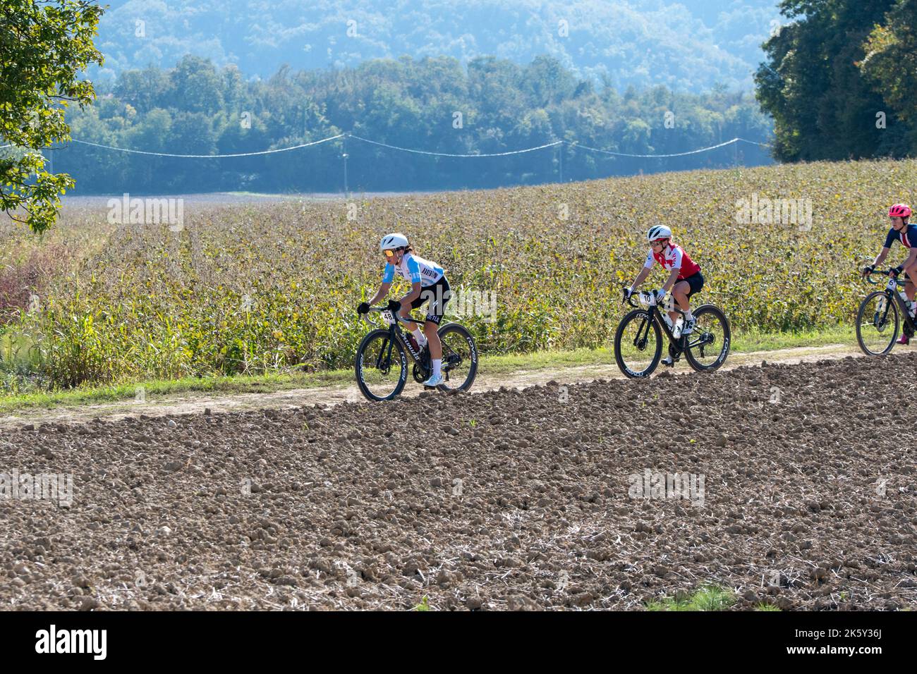 Sofia Gomez Villafane (Argentina) and Sina Frei (Switzerland) - Gravel World Championship 2022 ...