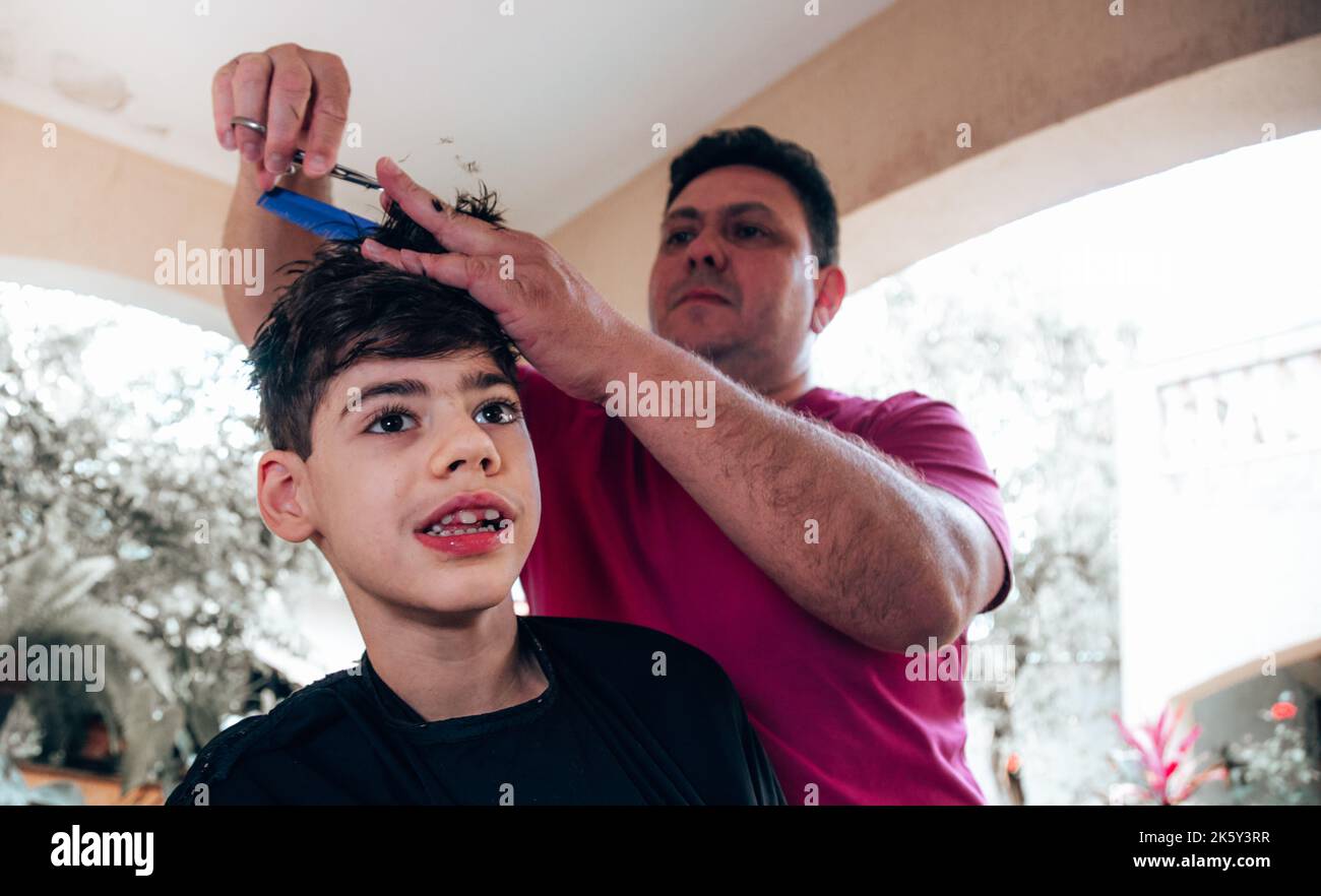 child getting a haircut Stock Photo - Alamy