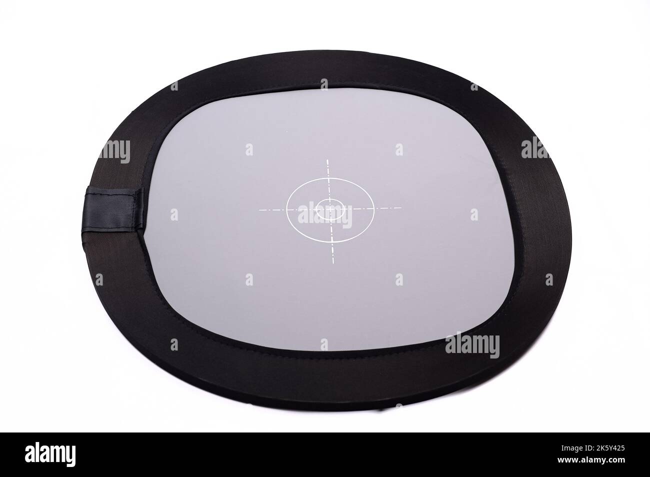 18 gray chart with focus marks in the center of the chart, useful for ...