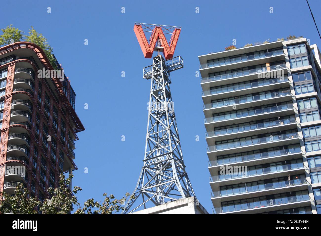 The W symbol in Vancouver's Chinatown district signifying where the ...