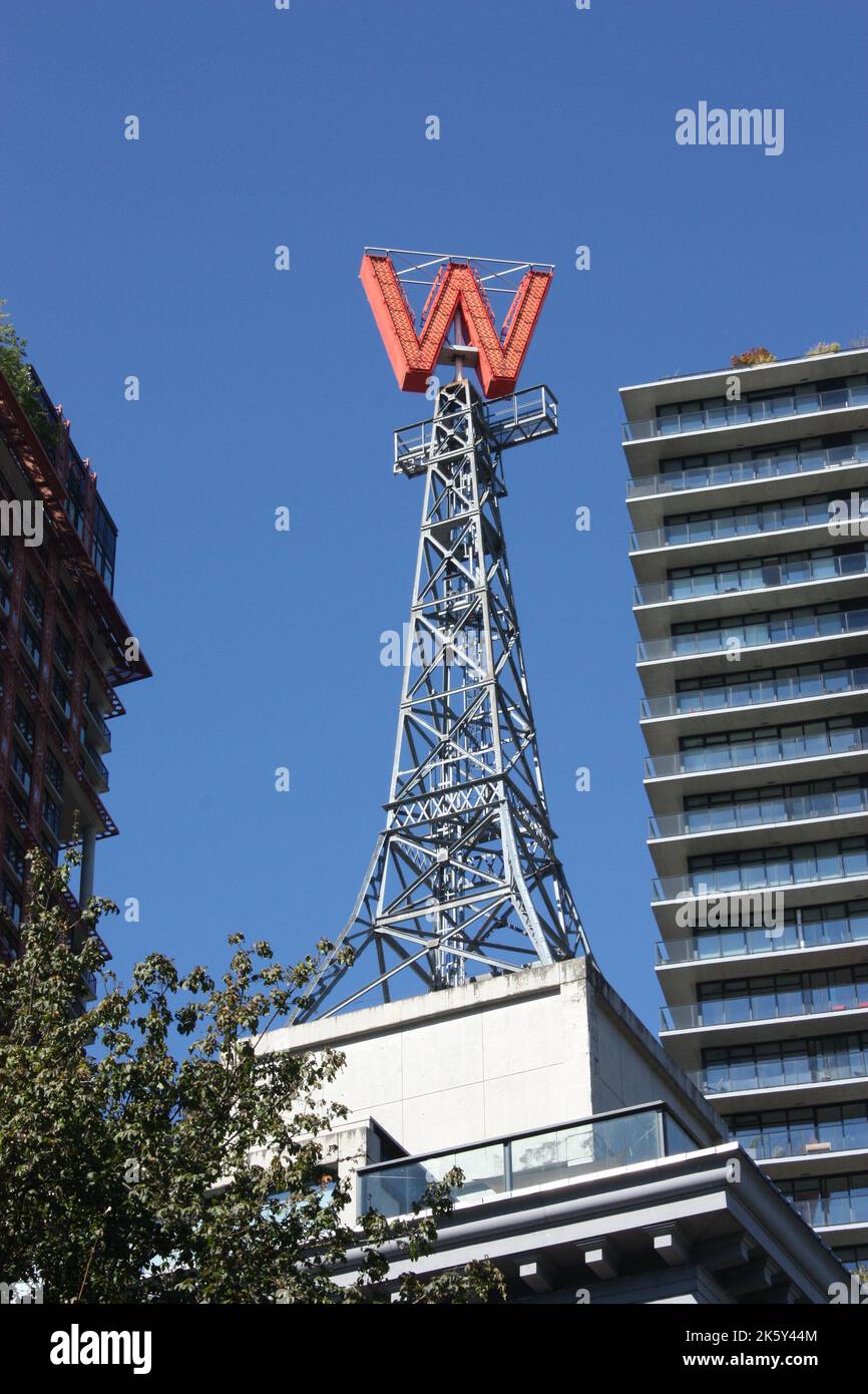 The W symbol in Vancouver's Chinatown district signifying where the ...