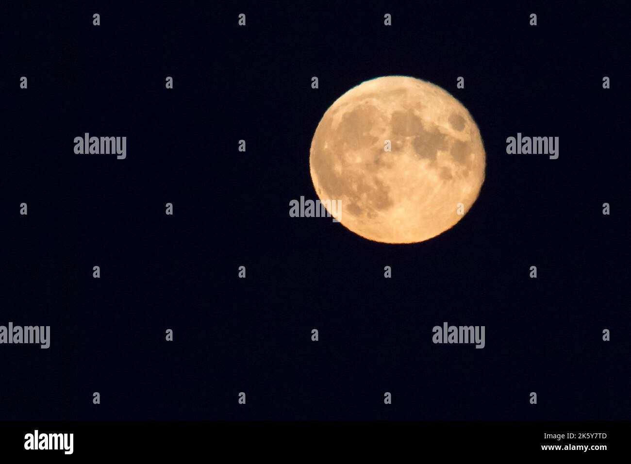 Full hunters moon hi-res stock photography and images - Alamy