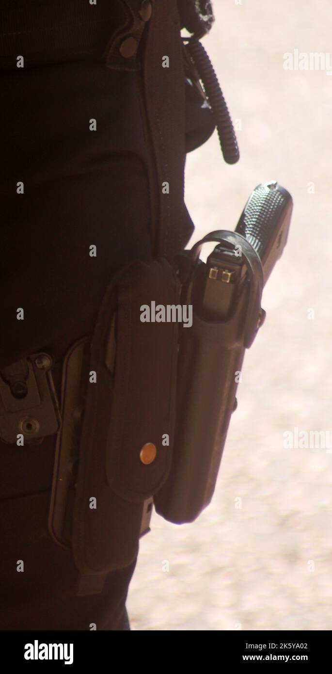 British armed police officer London England Stock Photo - Alamy