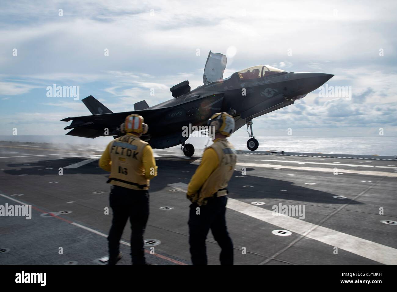 221009-N-XN177-1081 SOUTH CHINA SEA (Oct. 9, 2022) – An F-35B Lightning ...