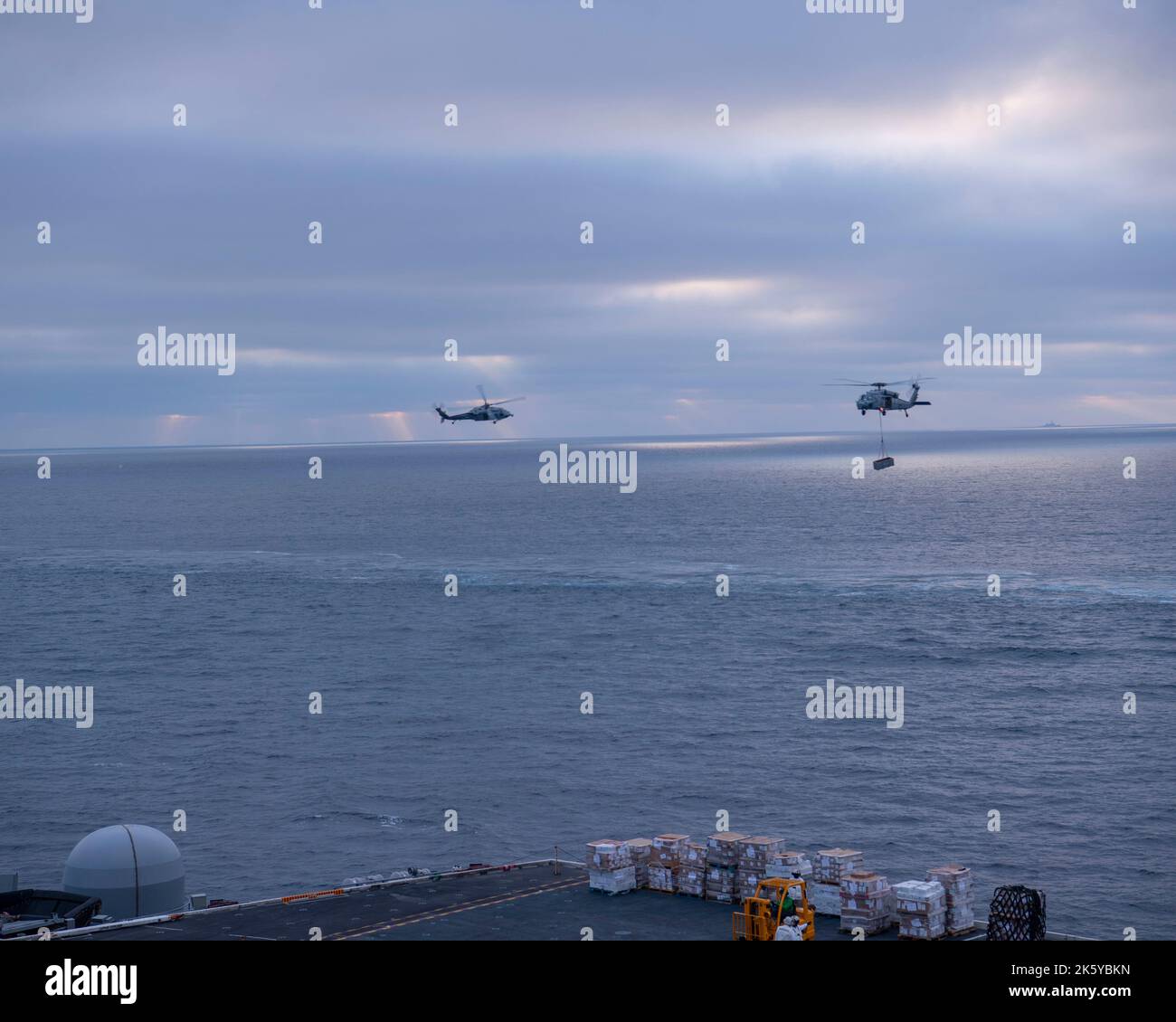 221009-N-KU796-1055 PACIFIC OCEAN (Oct. 9, 2022) MH-60S Sea Hawk ...