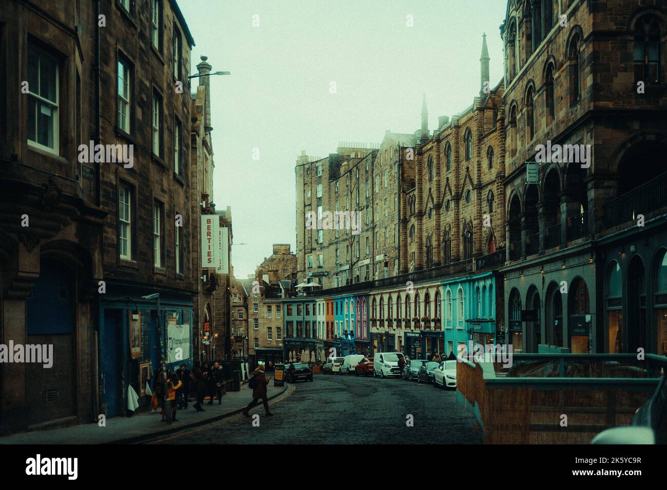 Historic alley edinburgh hi-res stock photography and images - Alamy