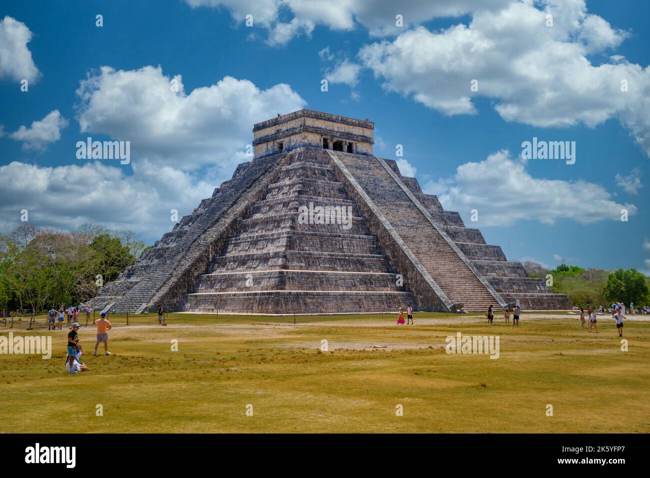 CHICHEN ITZA, MEXICO - APR 2022: Temple Pyramid of Kukulcan El Castillo ...