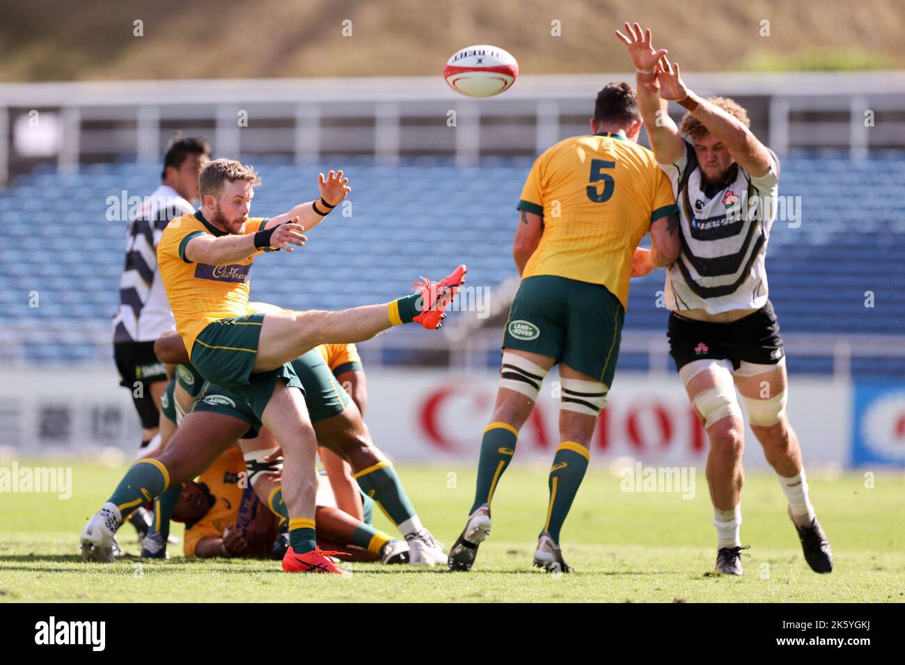 Best Denki Stadium, Fukuoka, Japan. 8th Oct, 2022. Warner Dearns (JPN ...