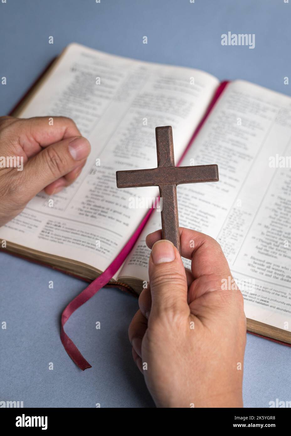 Holding holy cross hi-res stock photography and images - Alamy