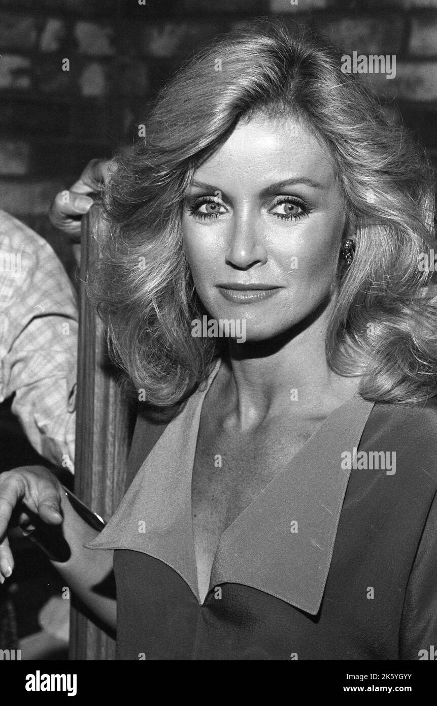 Heather Mills at the Family Feud All-Star prime time special cocktail ...