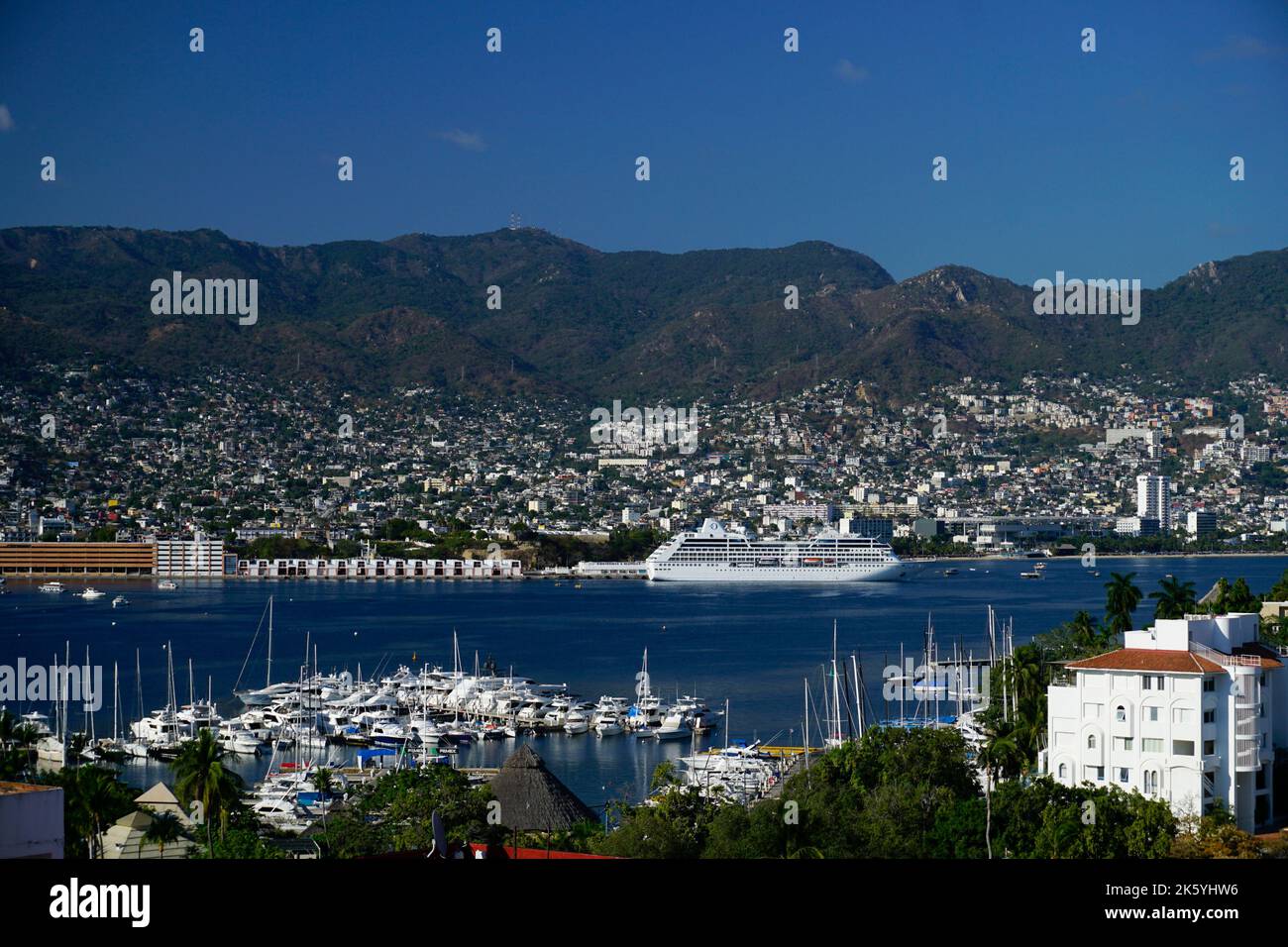 Las playas acapulco hi-res stock photography and images - Alamy