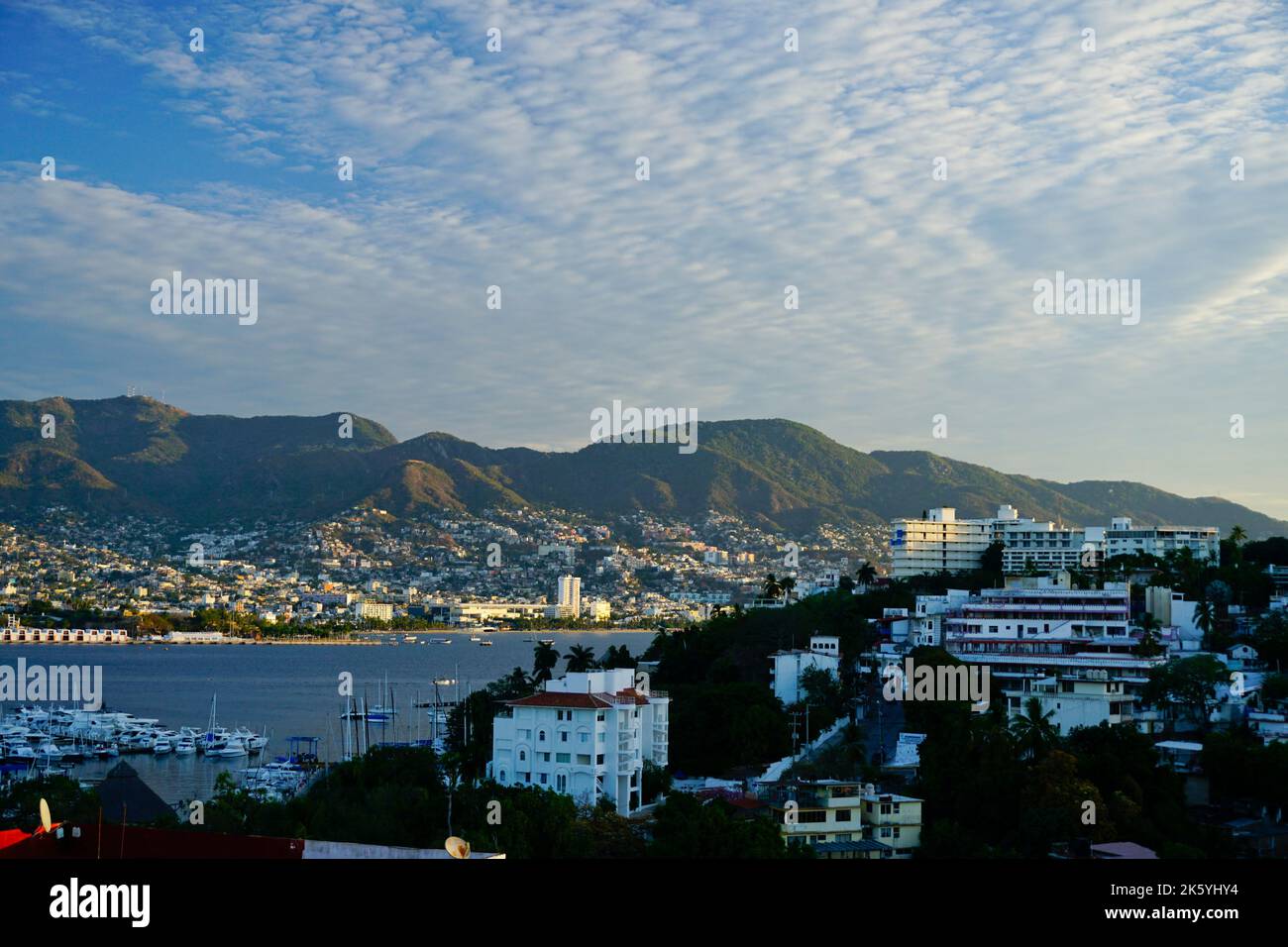 Las playas acapulco hi-res stock photography and images - Alamy