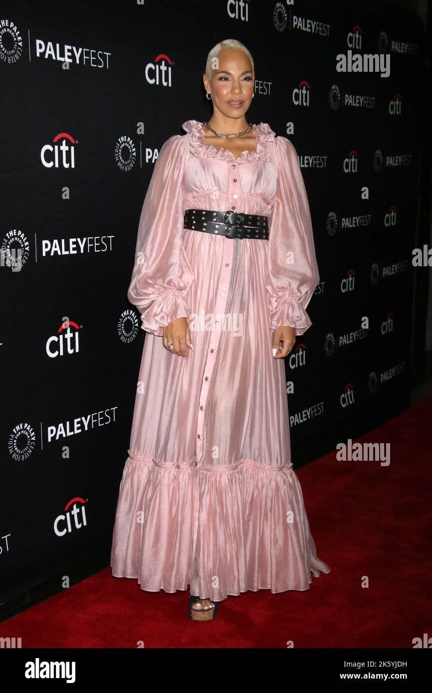 New York, NY, USA. 10th Oct, 2022. Amanda Brugel at The HandmaidÕs Tale ...
