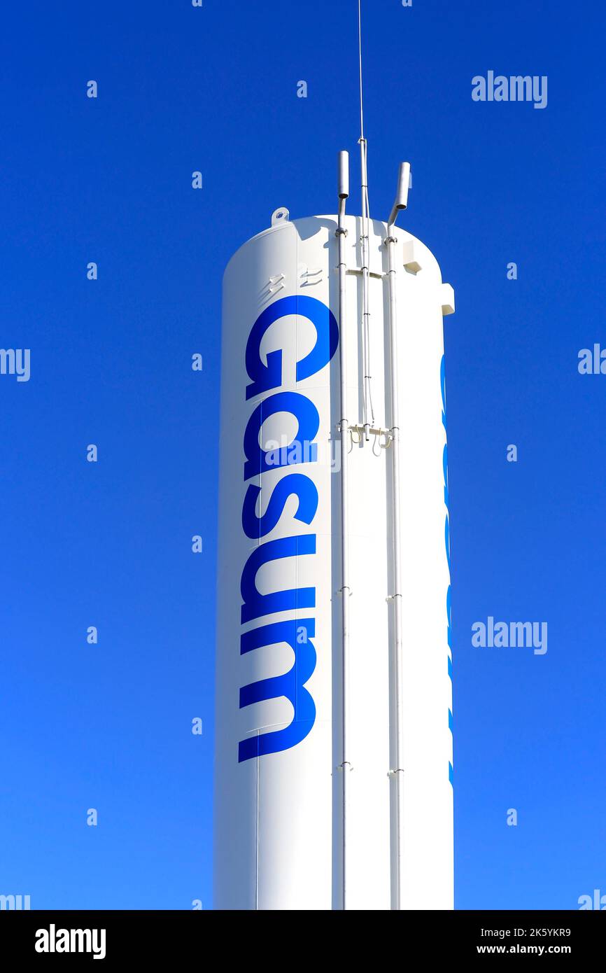 Natural gas storage technology hi-res stock photography and images - Alamy