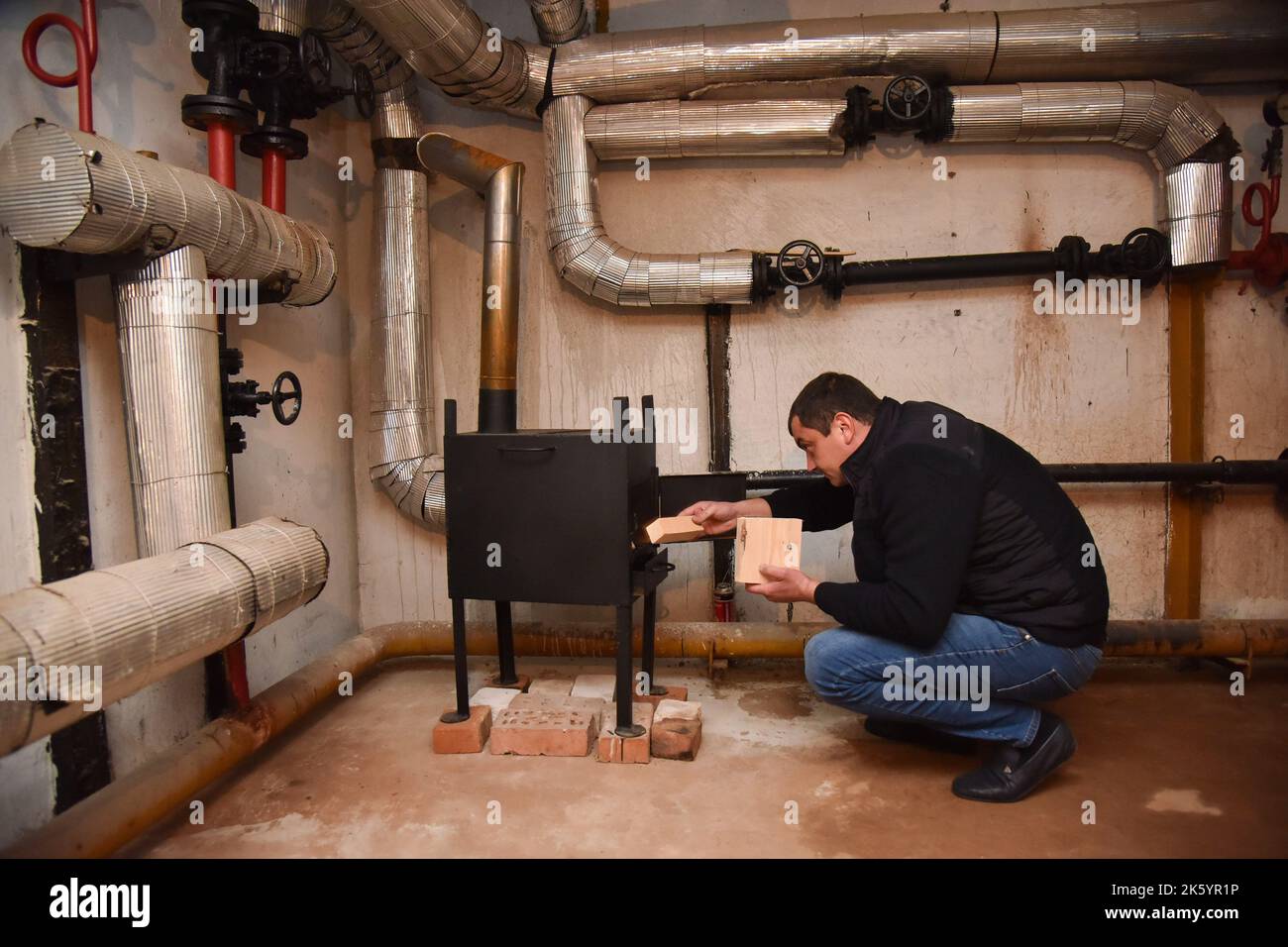 Lightning destroys hi-res stock photography and images - Alamy