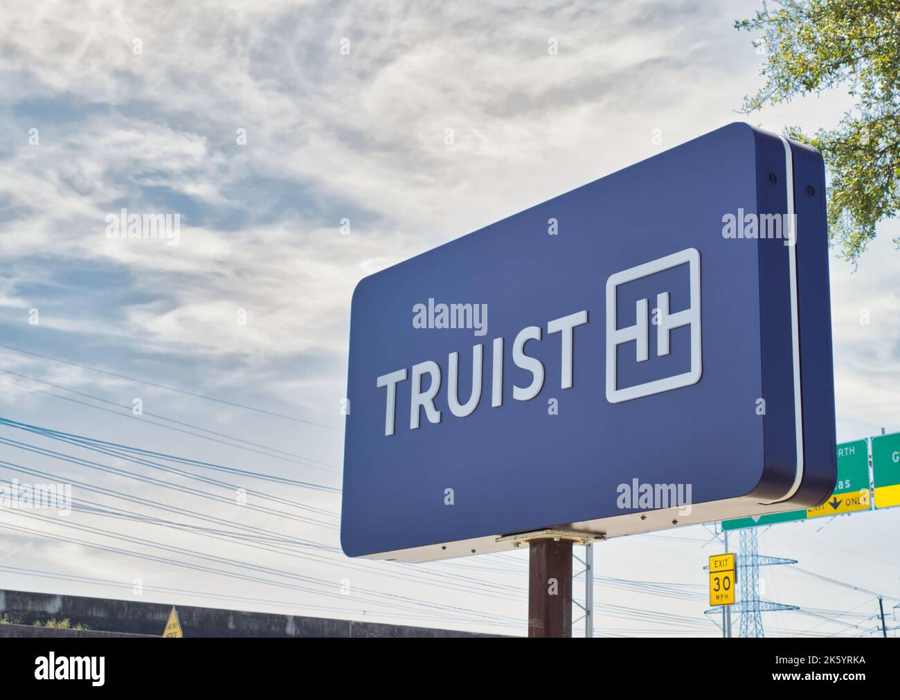Truist bank logo hi-res stock photography and images - Alamy