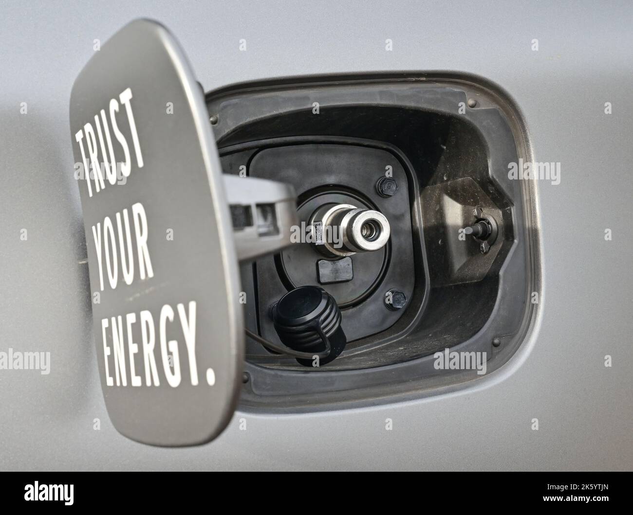 Klettwitz, Germany. 10th Oct, 2022. The hydrogen tank connection of a ...