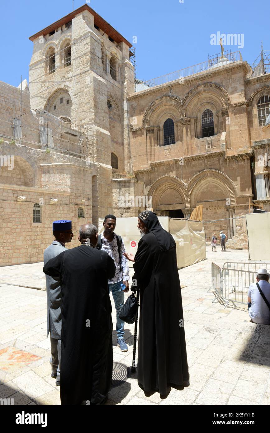 Parvis church hi-res stock photography and images - Alamy