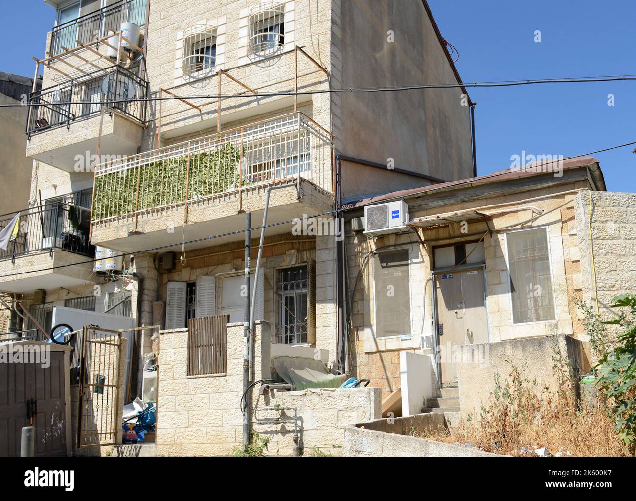 Old buildings on Beit Yisra'el street with new extensions on top of ...