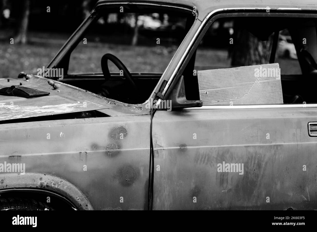 Old rusty car wreck Black and White Stock Photos & Images - Alamy