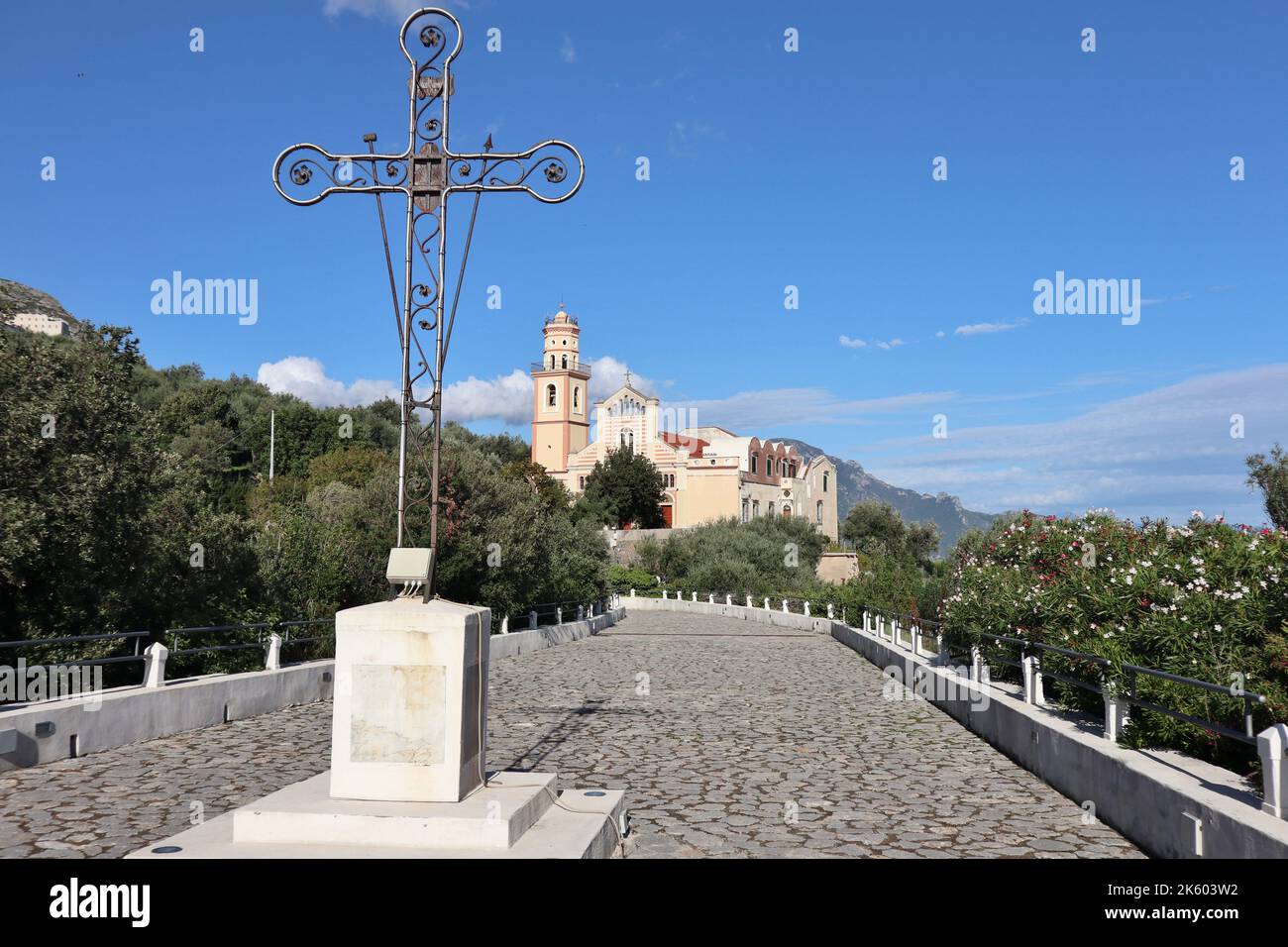 Conca dei Marini - Croce a Cristo Redentore in Via Vreca Stock Photo ...
