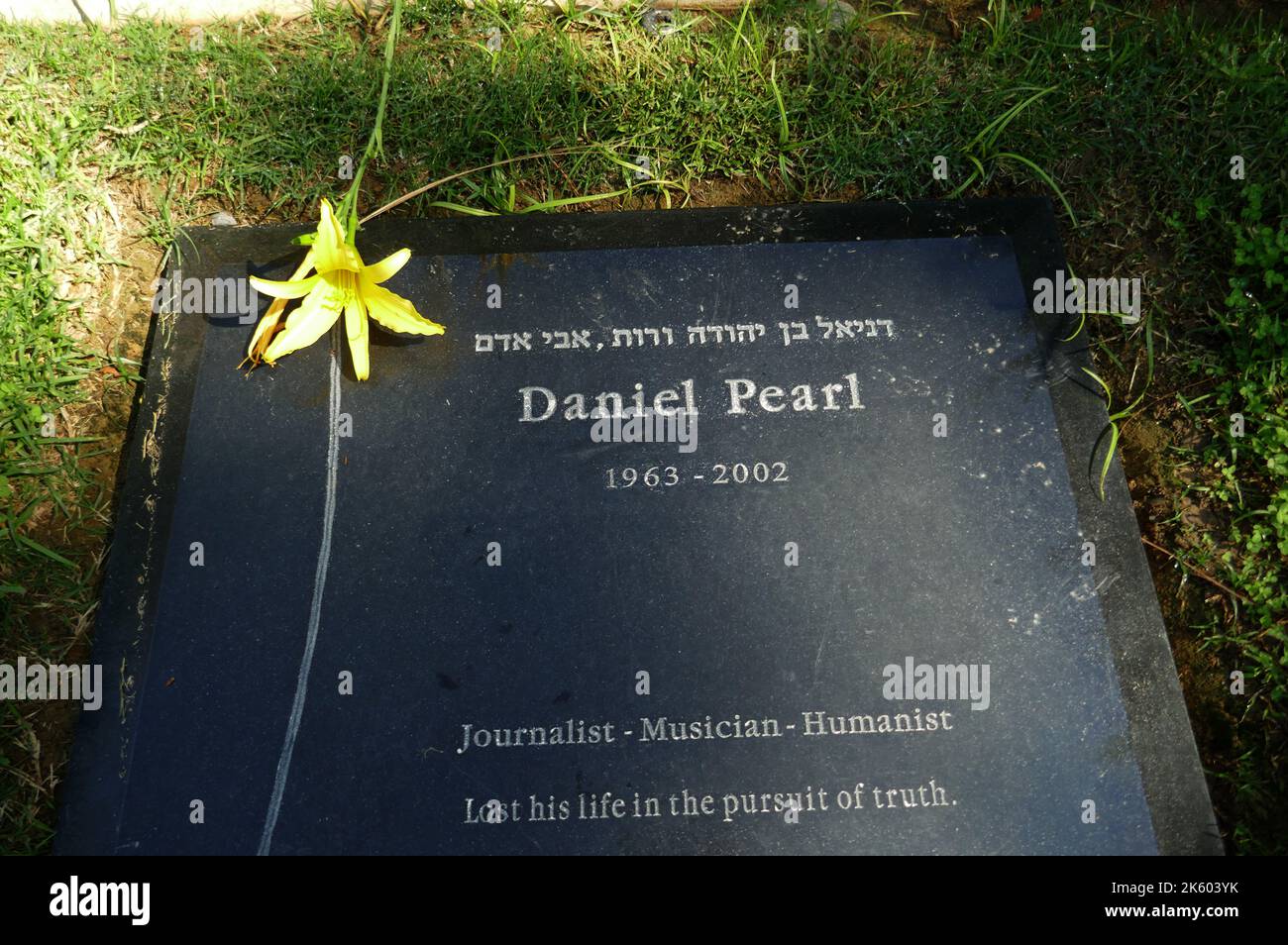Los Angeles, California, USA 9th October 2022 American Journalist Daniel Pearl's Grave at Mount ...