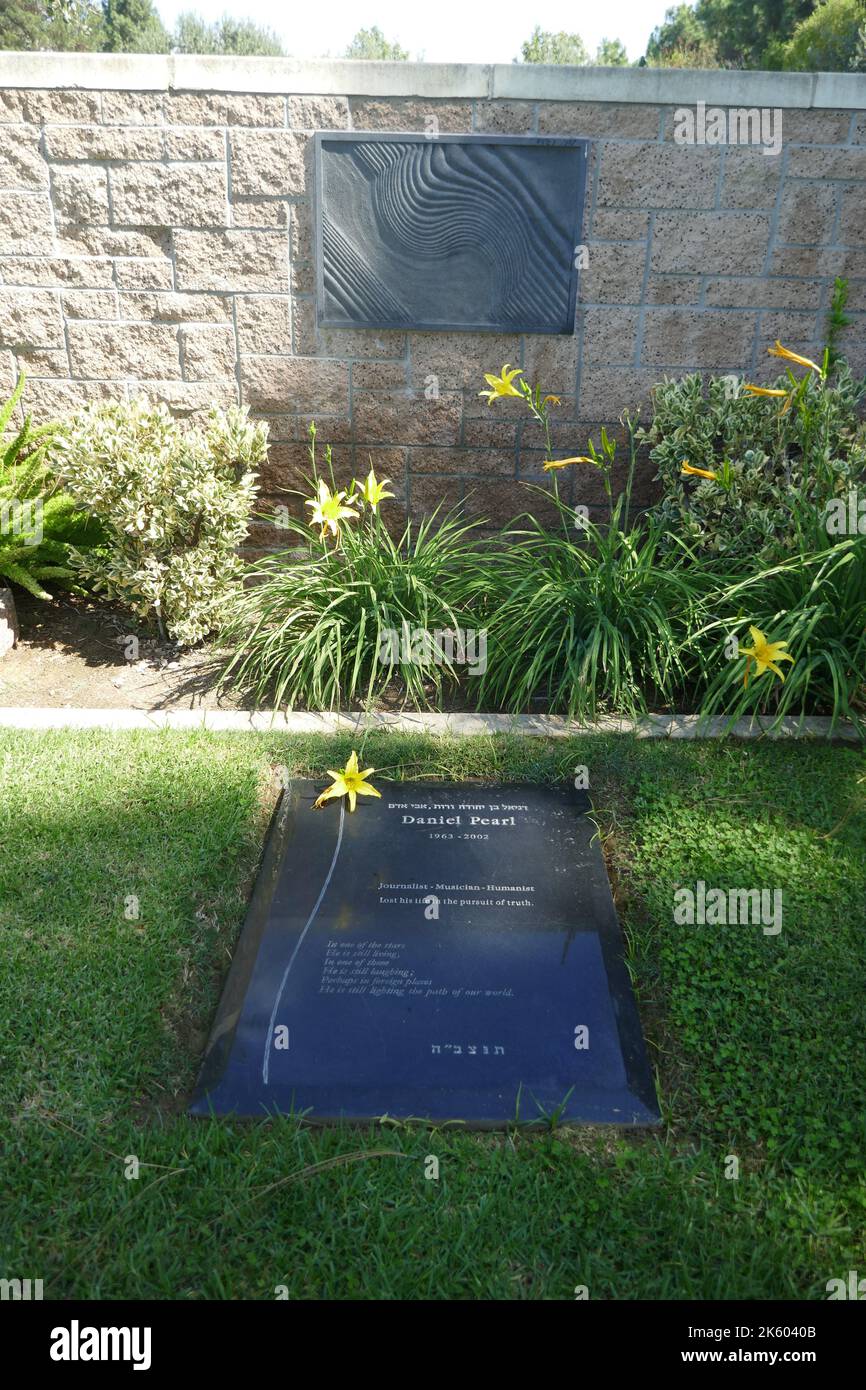 Los Angeles, California, USA 9th October 2022 American Journalist Daniel Pearl's Grave at Mount ...