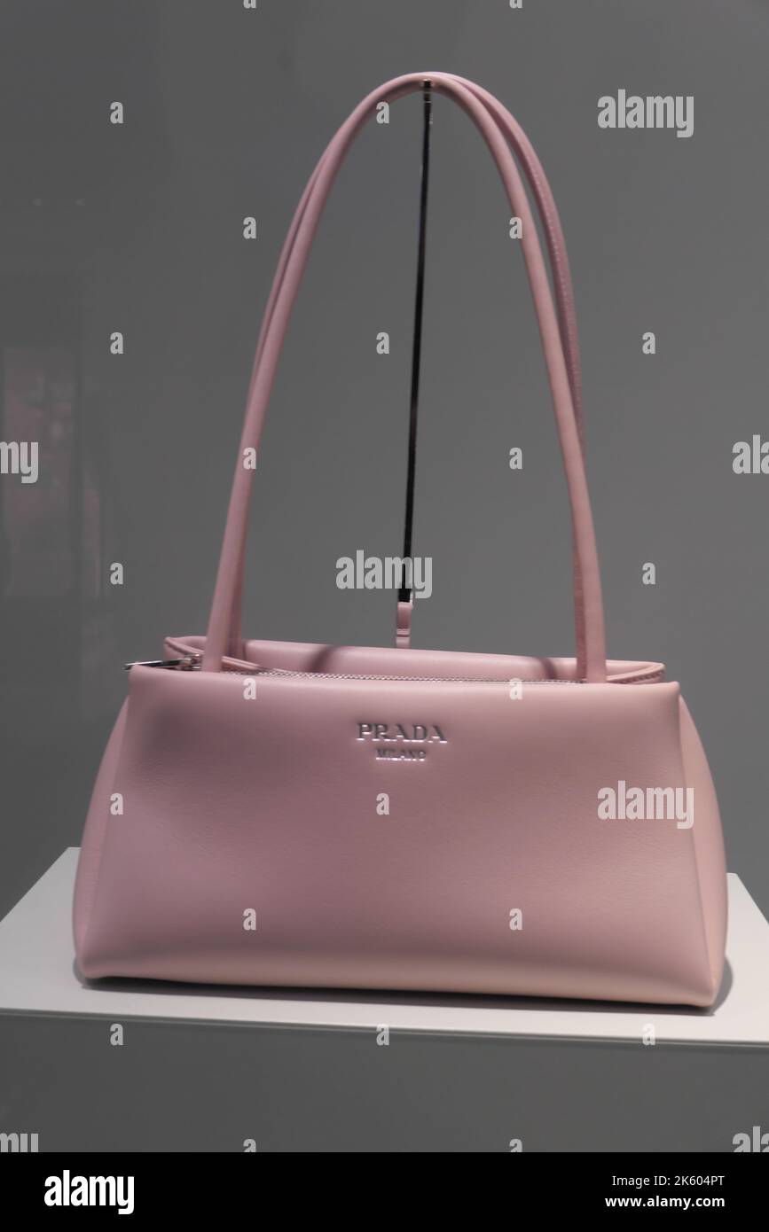 BAG ON DISPLAY AT PRADA FASHION BOUTIQUE Stock Photo - Alamy